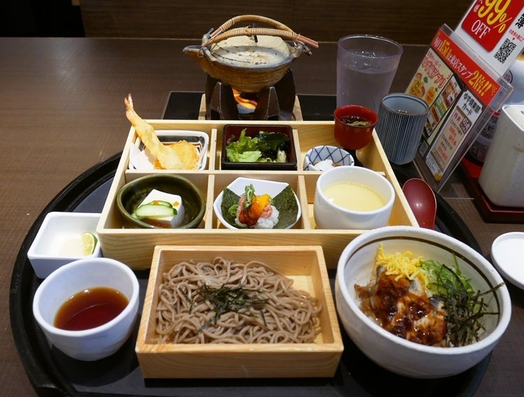 お腹いっぱいで大満足の松花堂ランチの画像